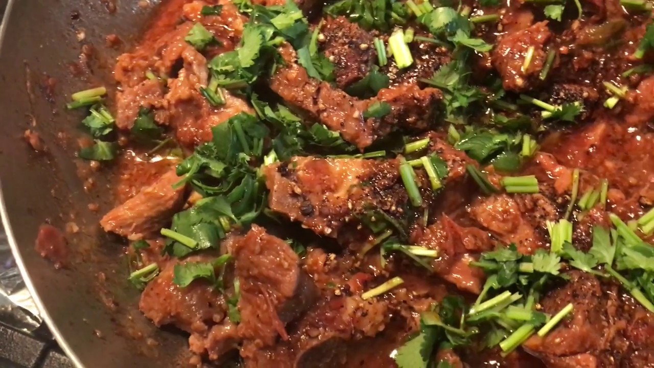 Balti Gosht | Tomato Beef Curry - YouTube