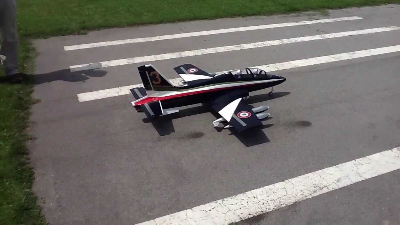 Flug 3 Aermacchi MB 339 JetCat P20 SX - YouTube