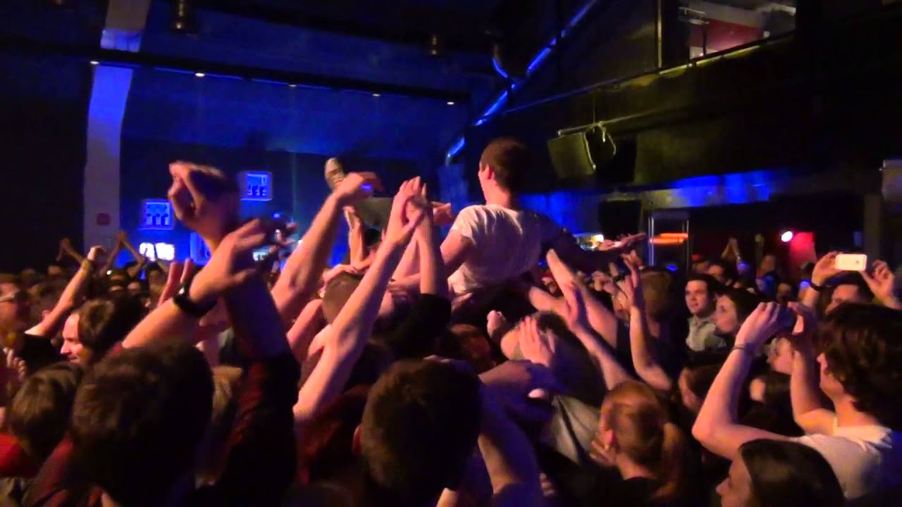 The Subways - It's a Party (Live, with Billy's stagediving) @ PPC Graz ...