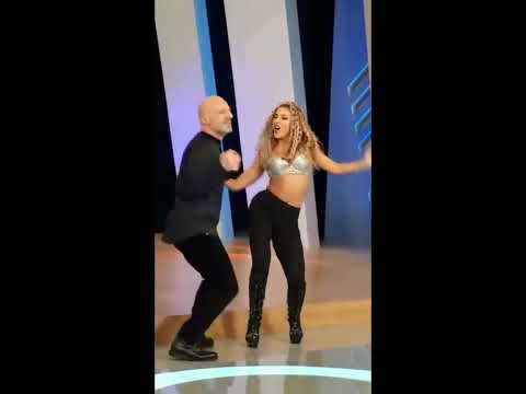 Anastasia Giousef - Η εμφάνιση έκπληξη στην εκπομπή του Μουτσινά για τα γενέθλιά του 💋 ✨