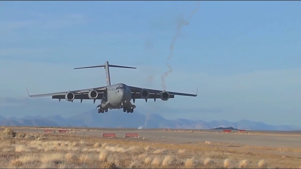 Watch This Amazing Footage C-17 Globemaster shows its insane ...