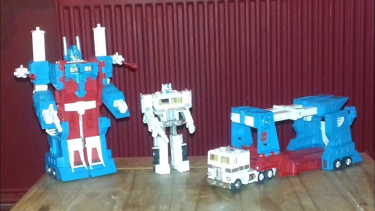 TRANSFORMERS Generation One Autobot City Commander ULTRA MAGNUS ...