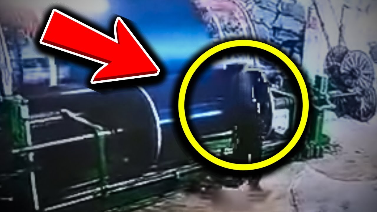 😱 ROTATING MACHINE ACCIDENT - YouTube