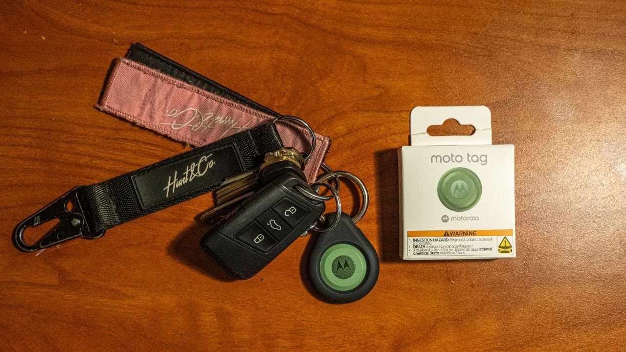Checking Out the Motorola Moto Tag! (Unboxing, Setup, and Accessories ...