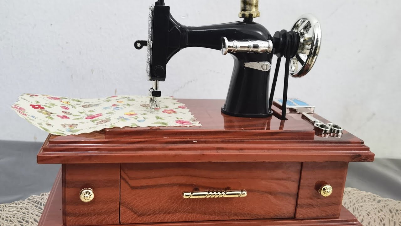 Mini Musical Sewing machine | Music Box | Vintage Mini Musical Machine ...