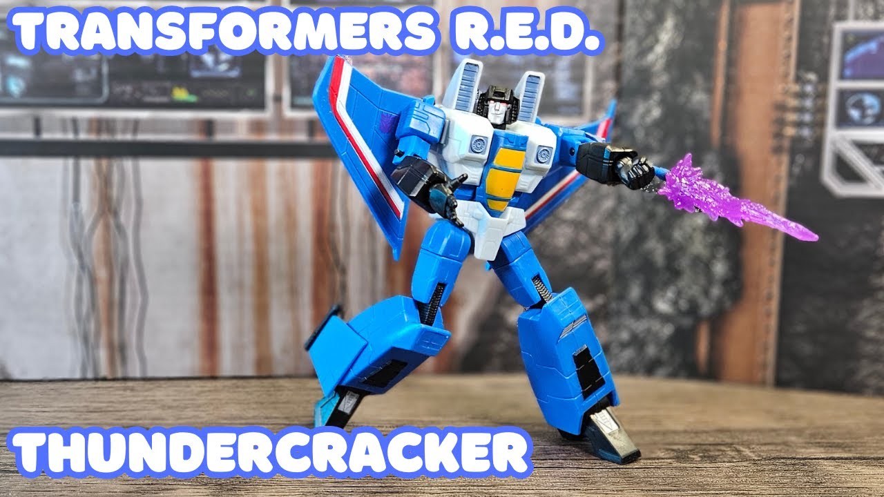 Transformers R.E.D. Thundercracker: A Detailed Look at the Walmart Exclusive - YouTube