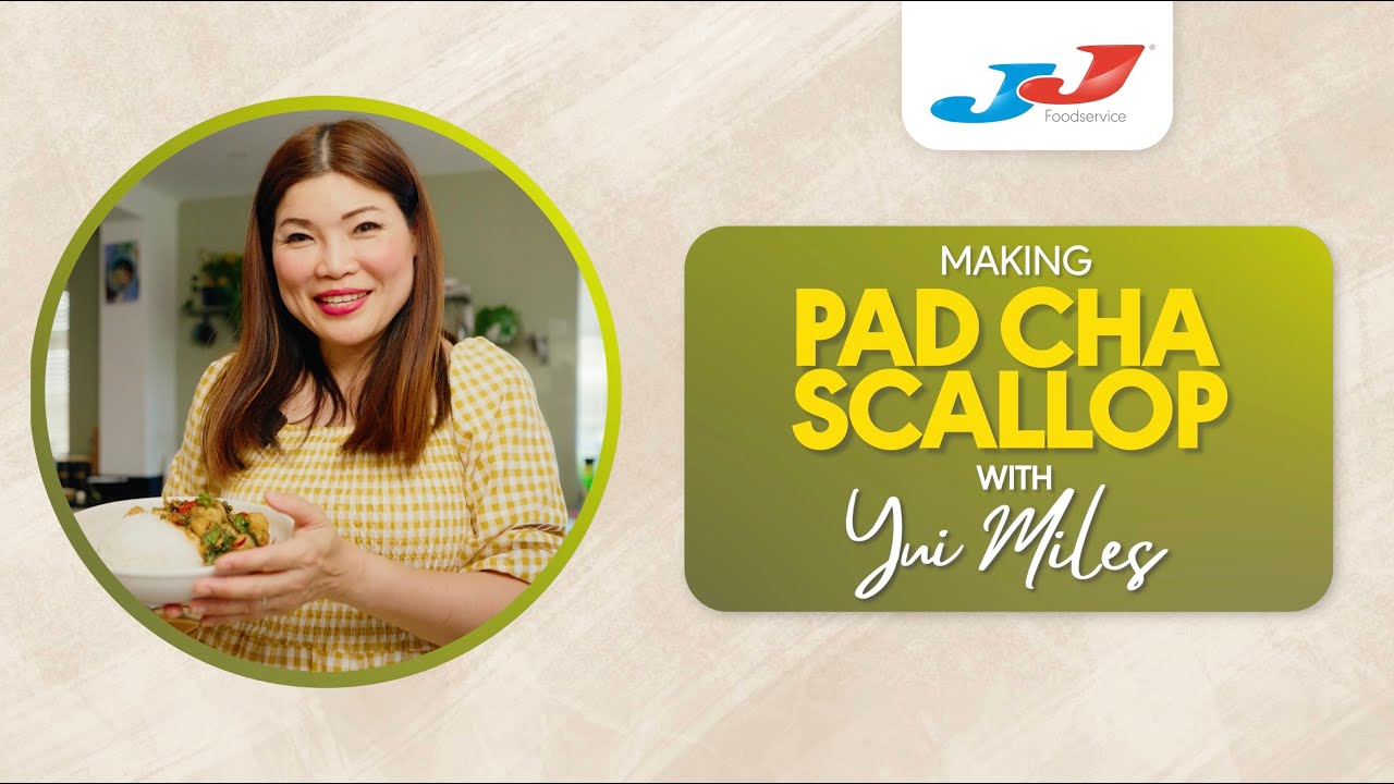 Learn How to Make Pad Cha Scallops with Yui Miles - YouTube