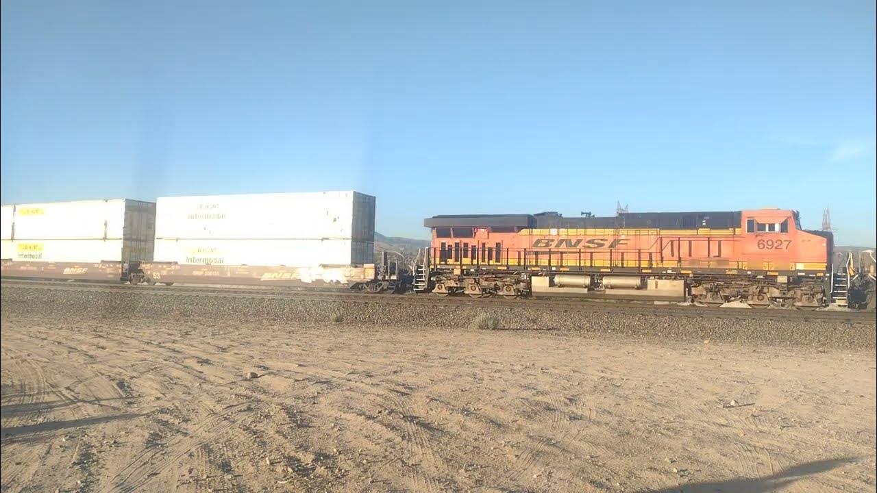 Monster WB BNSF Domestic Intermodal/Port Stack Train At Mormon Rocks Ca! #bigbossrailfanner ...