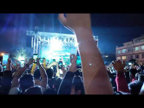 Derya uluğ bursa zafer plaza konseri. (Ben fero )