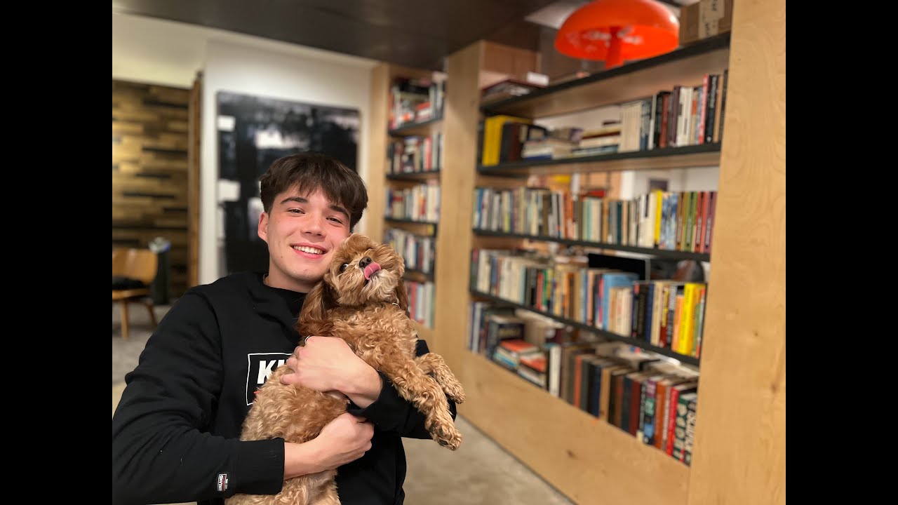 60 Second MOMumentary - YouTube