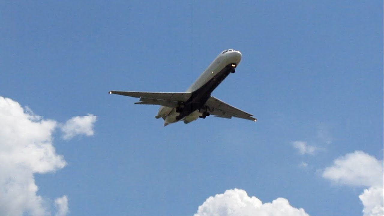 Delta 717 Overhead Landing at ATL (HD) - YouTube