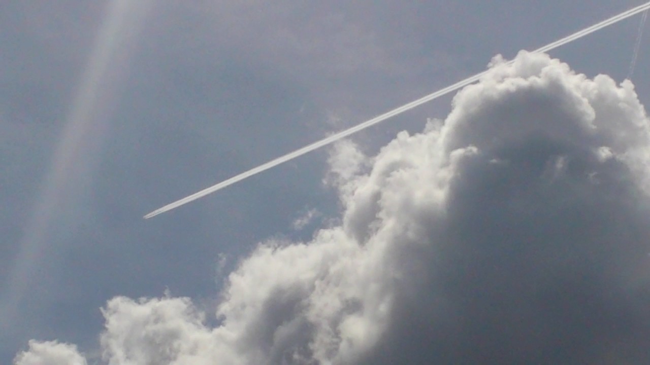 Sky spraying from planes, pt 11:27,Kent, England. - YouTube