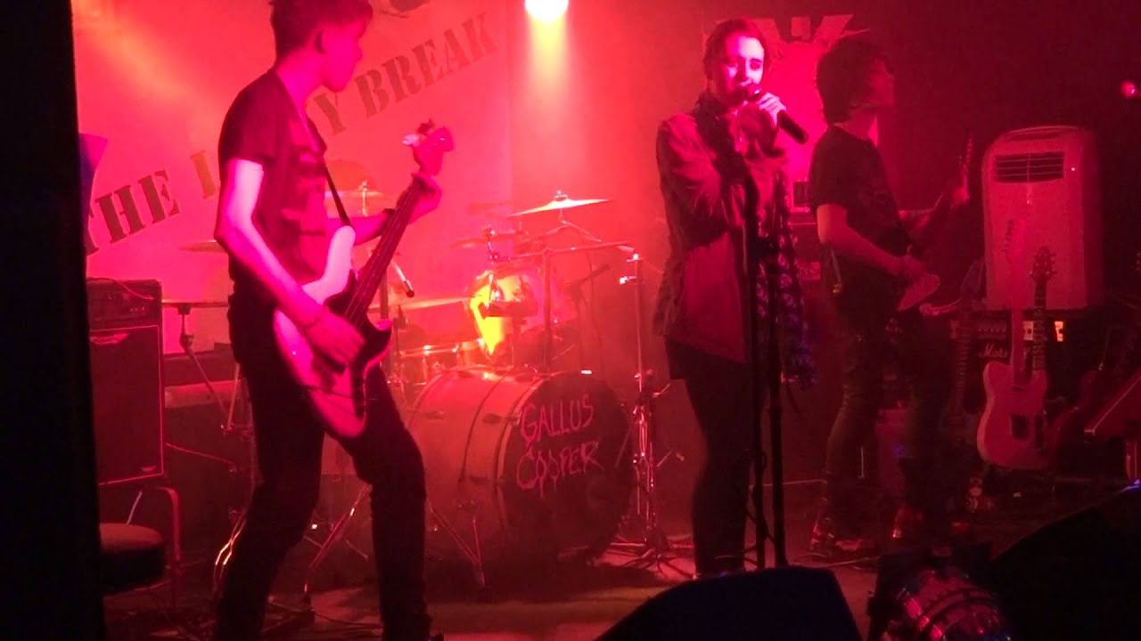 The Wee Band - Set Fire To The Rain - YouTube