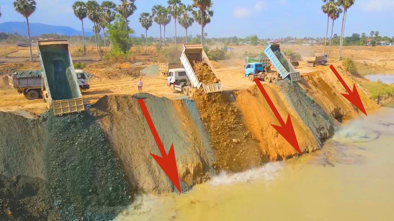 Incredible SHANTUI Moving Sand With SHACMAN Delivery Sand Filling In ...