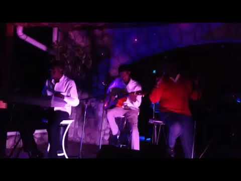Ralph Woody Moïse Yoyo cover @ Café Trio - YouTube