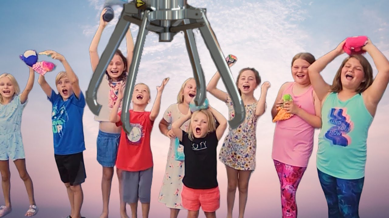 SOTY family vs Mcfive Circus & McFour - Claw Machine Challenge - YouTube