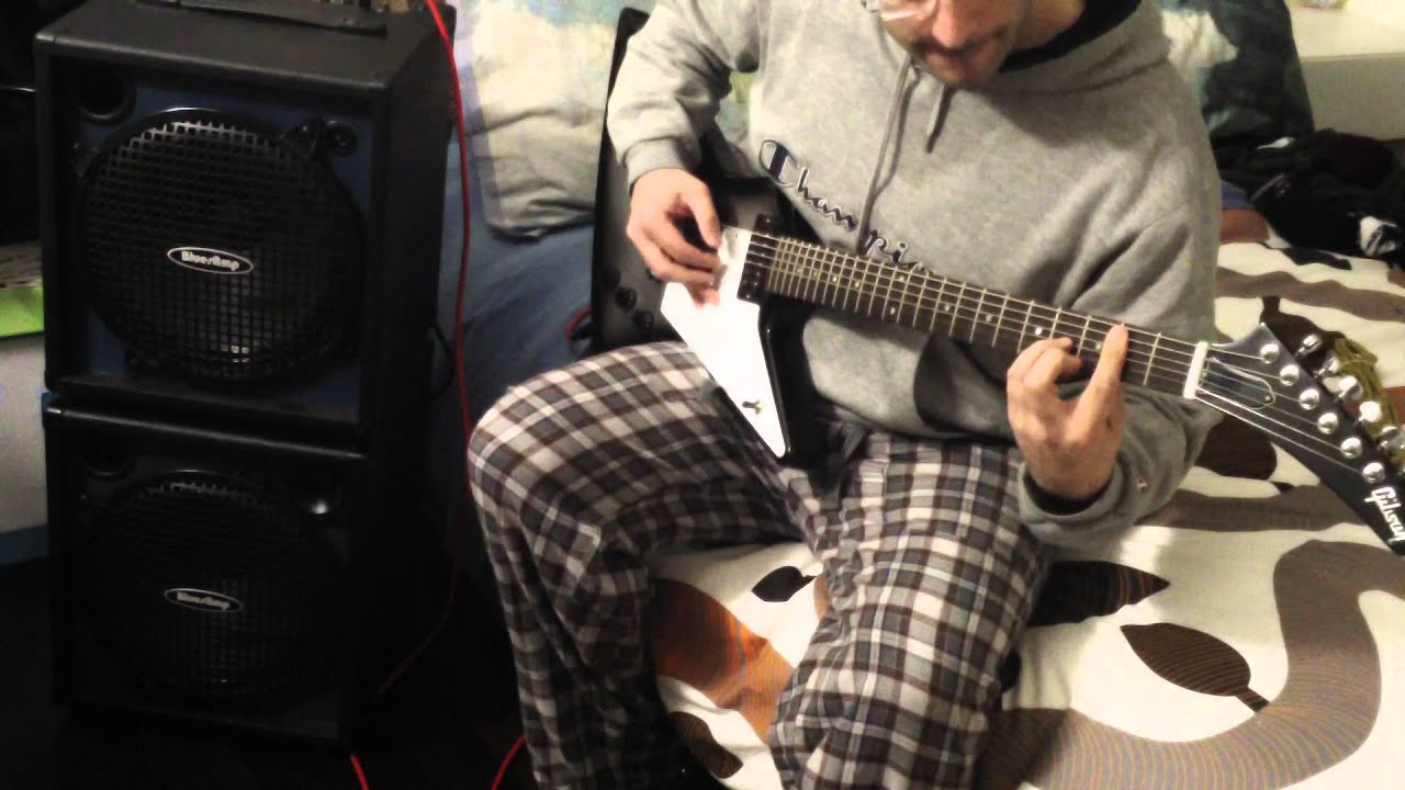 Henriksen BluesAmp Gibson Explorer Baritone Zoom Q3 HD - YouTube