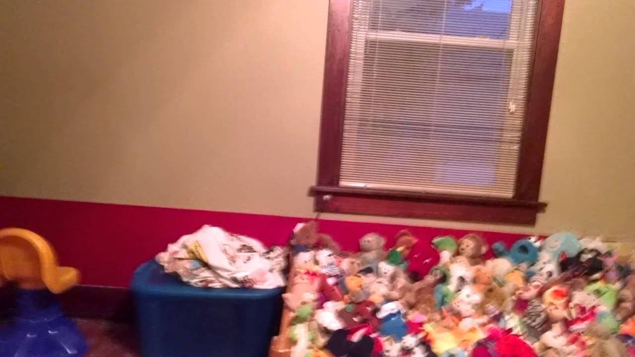 Stuffed animal club - YouTube