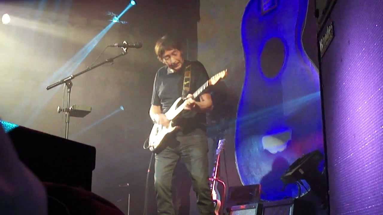 Julia Chris Rea (front row) Paradiso Amsterdam 11-03-2012 - YouTube