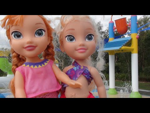 Anna and Elsa Swimming Pool + Water Park Fun - Young Anna and Elsa ...