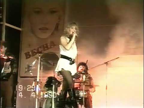 Vesna Zmijanac - Istina - LIVE - stadion Levski, Bugarska - 4.4.1990. - YouTube