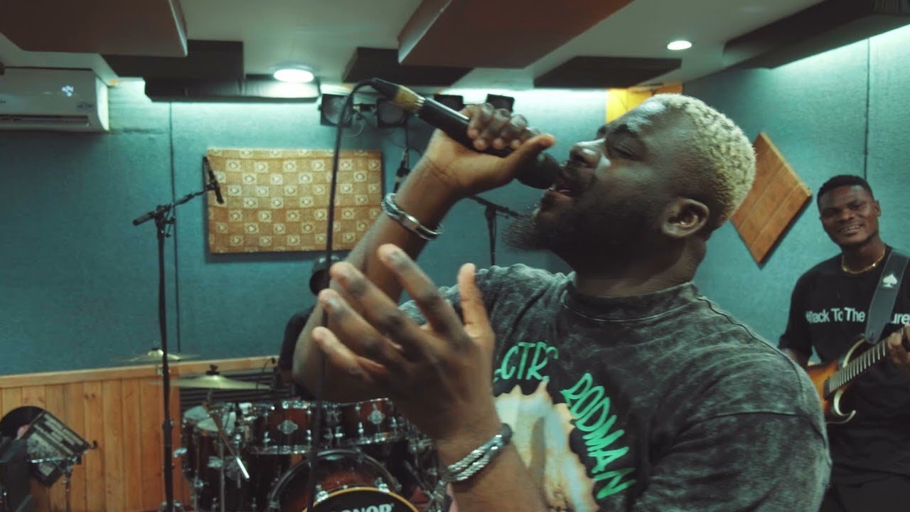 LIL JAY ( SAUCE GRAINE) version live - YouTube