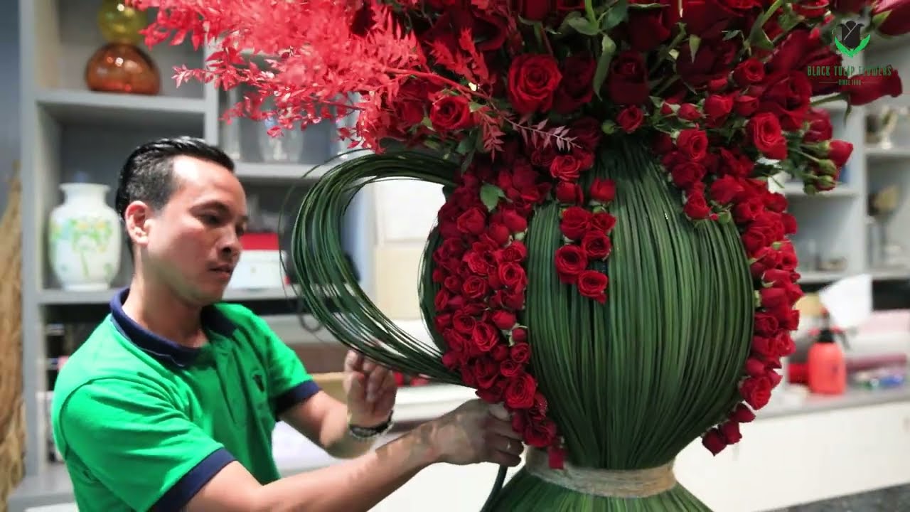 Celebrate with Flower Trophy | Stunning Flower Arrangement | Black ...