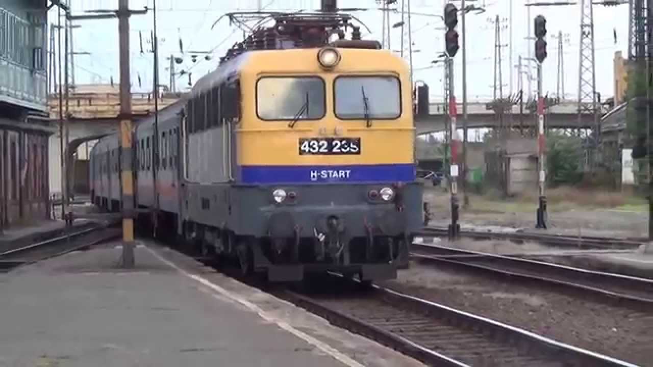 Budapest Nyugati, regional train is arriving from Monor and Liszt ...