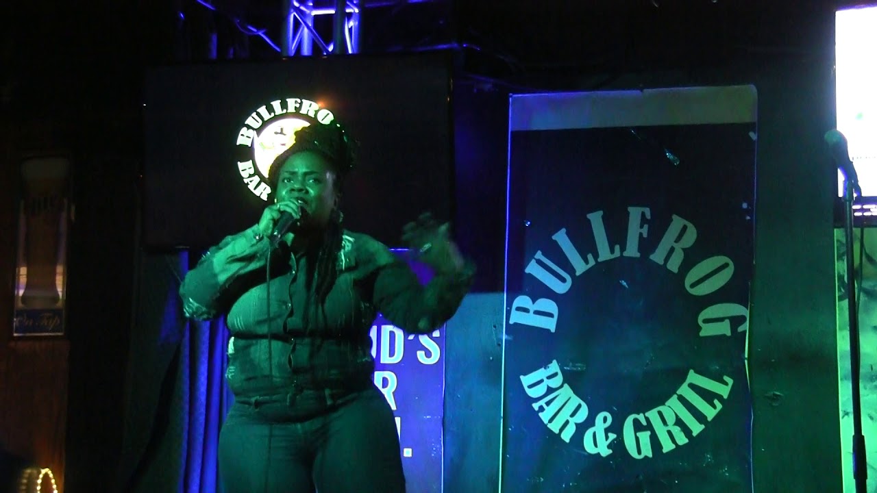 Chicks Rock Da Mic 00081 - YouTube