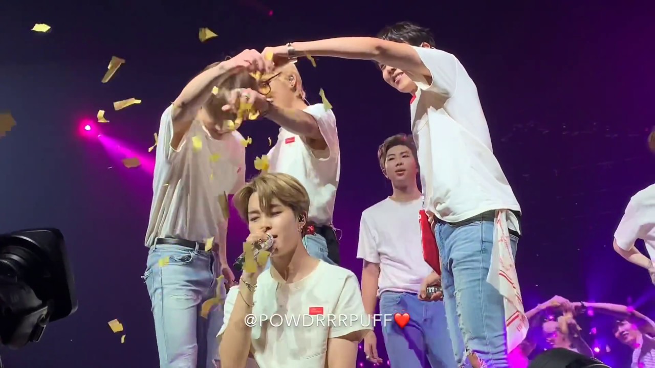 180928 - Cute confetti rain on Jimin 💛💛💛 - BTS 방탄소년단 - Love Yourself ...