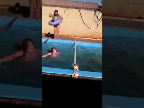 Dia na piscina (com minha amiga)