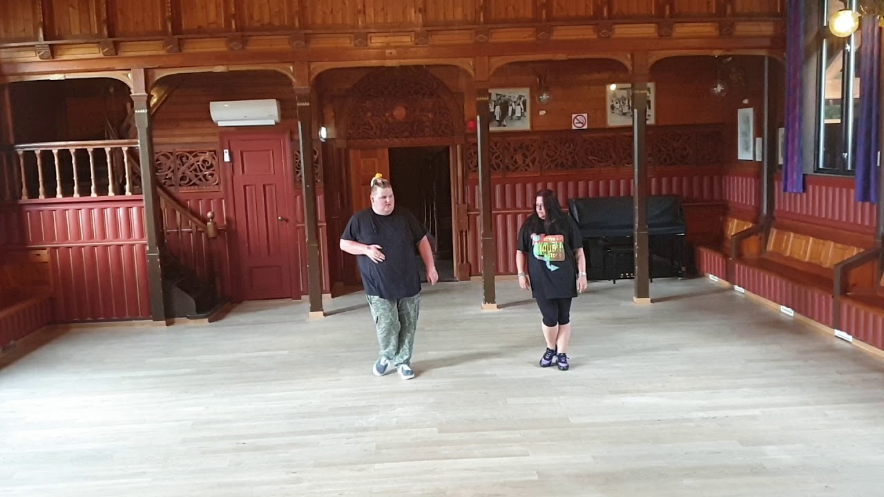 Burlesque Line dance - YouTube