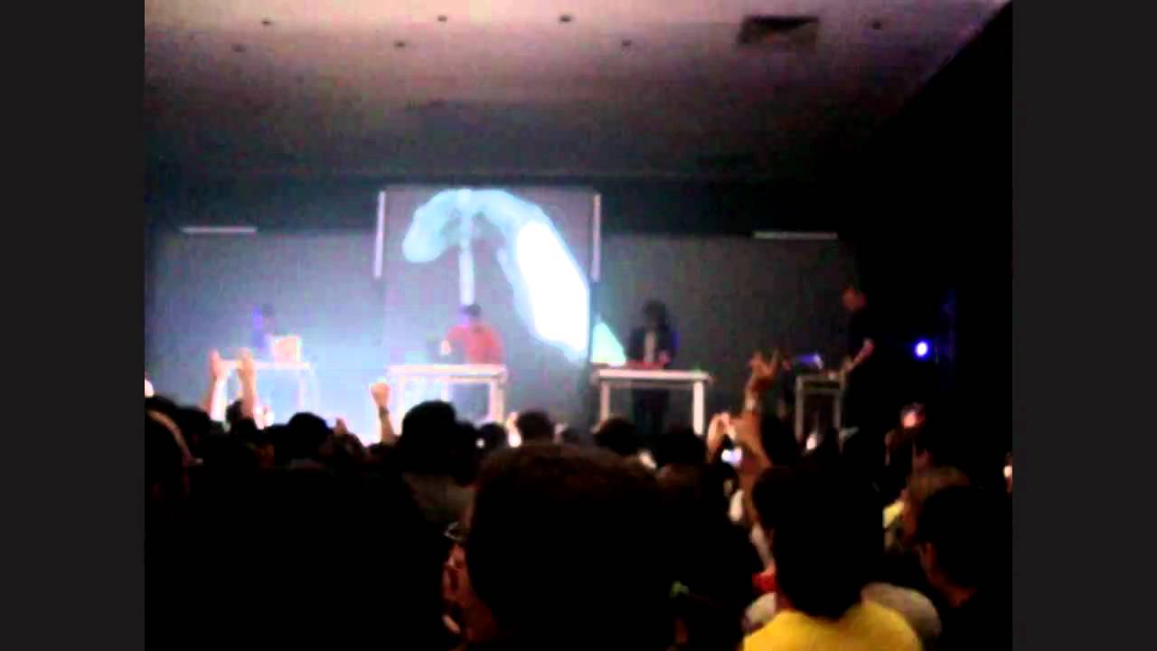 Moderat -A New Error- (Live in Mexico City) Mutek 10 - YouTube