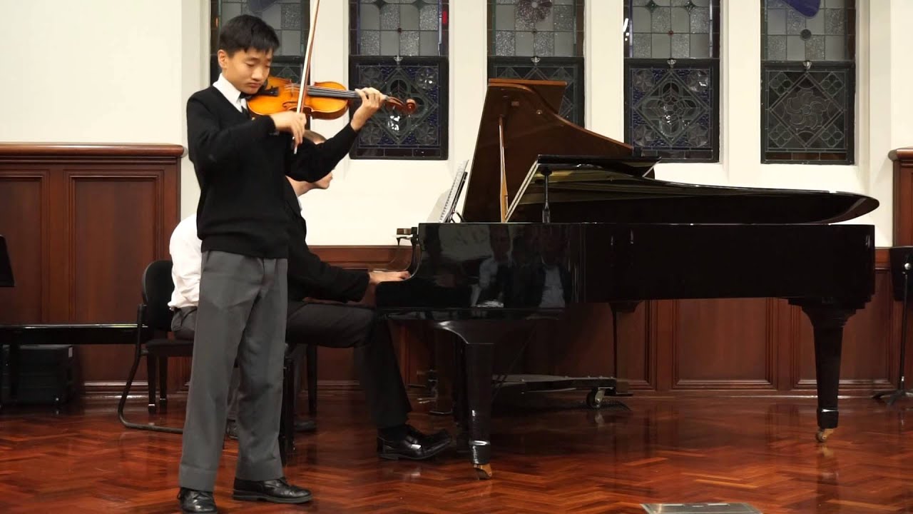 Mendelssohn Violin Concerto in E minor Op 64 mvt III - YouTube