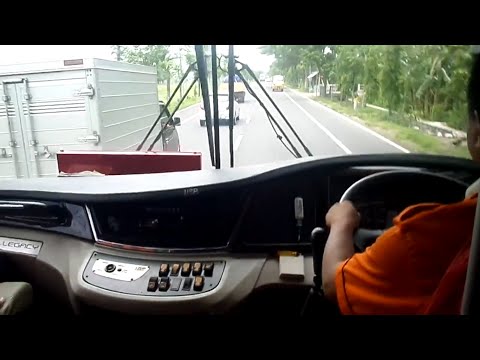 [HD] Balapan bus menegangkan Sugeng Rahayu Cepat vs Mobil Box Hampir tabrakan!!!!