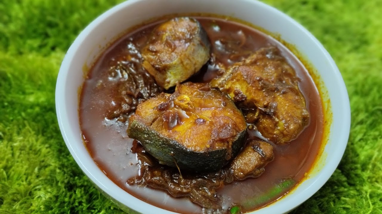 এমন একটি পাঙ্গাস মাছের ভুনা থাকলে আর কিছু লাগেনা।Pangas Mach Vhuna ...