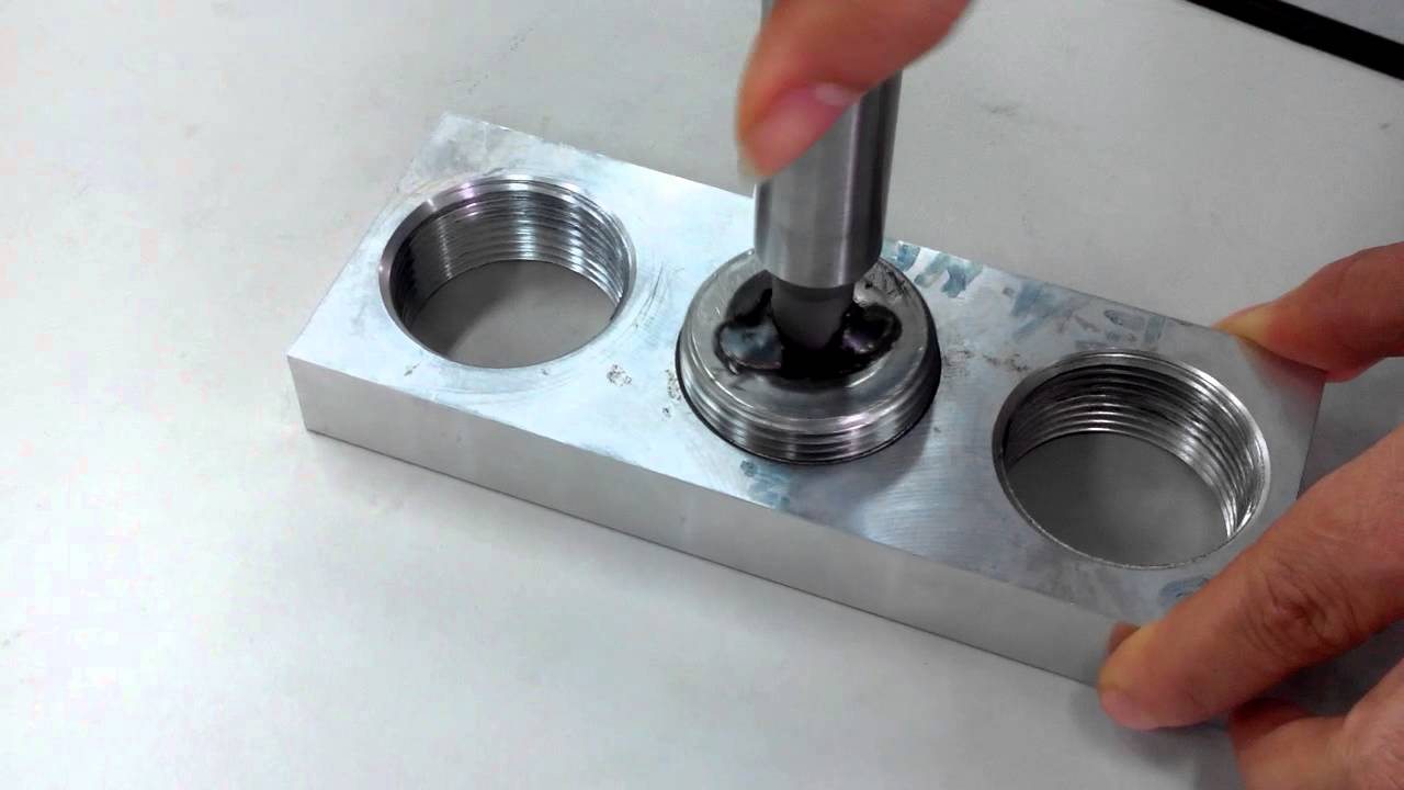 Parker Plug on Test Block - YouTube
