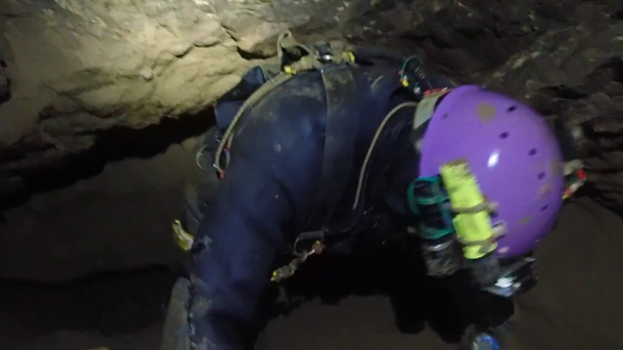 Diving Cueva de Lolo in Solórzano - YouTube