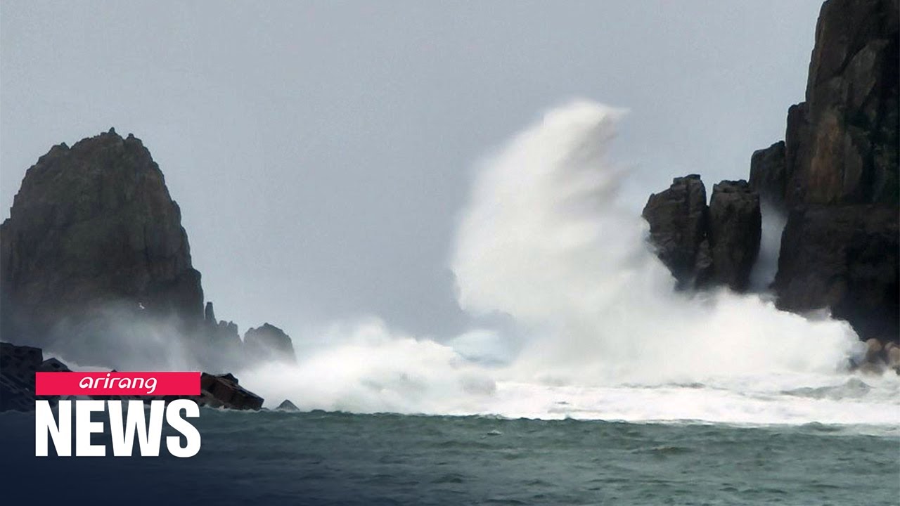 Typhoon Bavi moving north, affecting Jeju Island, Jeollanam-do Province ...