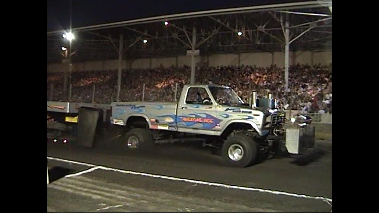 Great Truck Pulling Madness! 6,200lb. Modified 4x4 Trucks Pulling At Bloomsburg Fair 2005 - YouTube