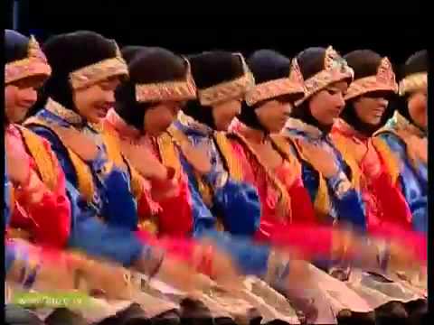Tari Saman (Saman Dance)