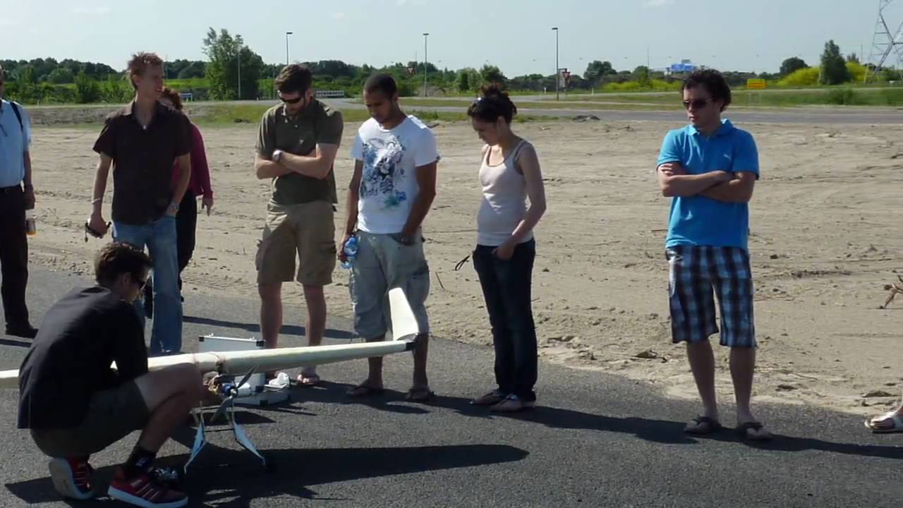 HvA Aviation Minor :: Design, Build and Fly 2009 - YouTube