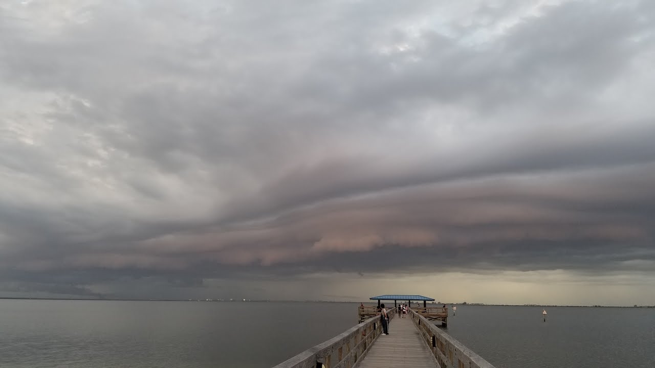 Stom shelf cloud & gust front at Safety Harbor, Florida, USA - YouTube