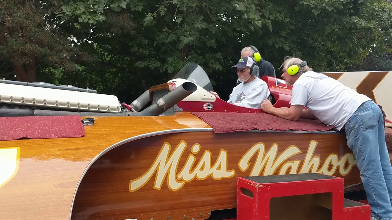 Larry Trailer Fires Miss Wahoo - YouTube