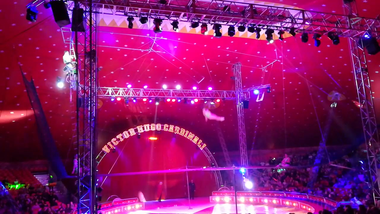 201912 circo cardinali - YouTube