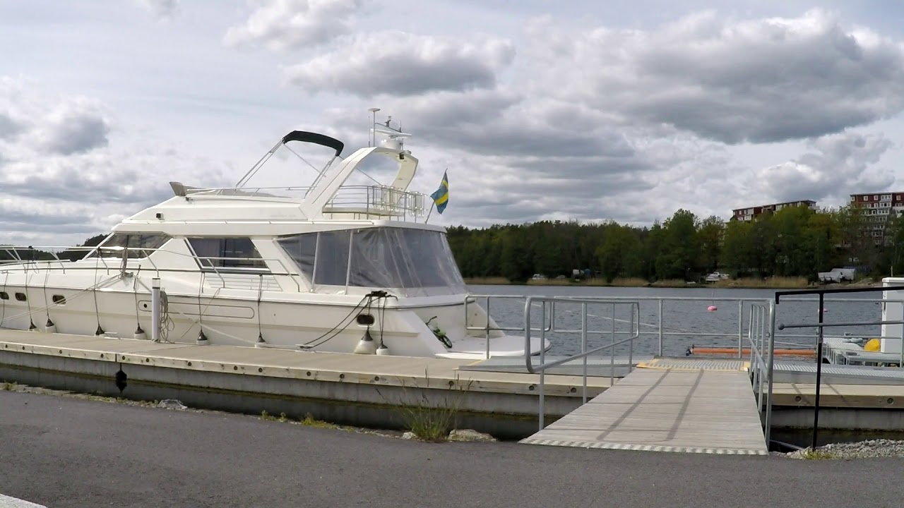 Green Screen Background a Large Boat or Yach in a harbor/Chroma Key ...