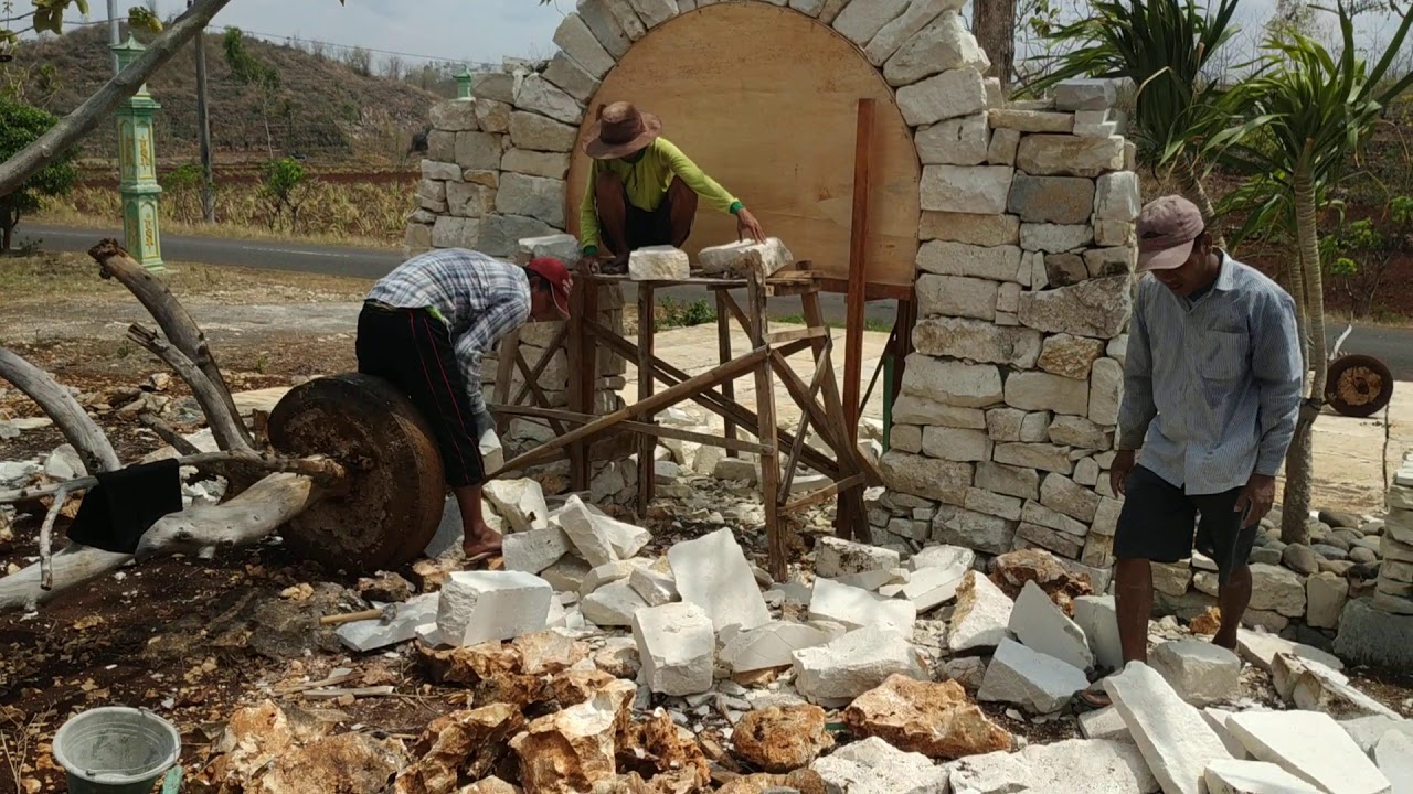 How to make a moon gate for a garden - YouTube