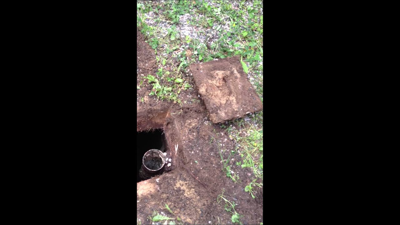 Cleaning the septic tank filter - YouTube