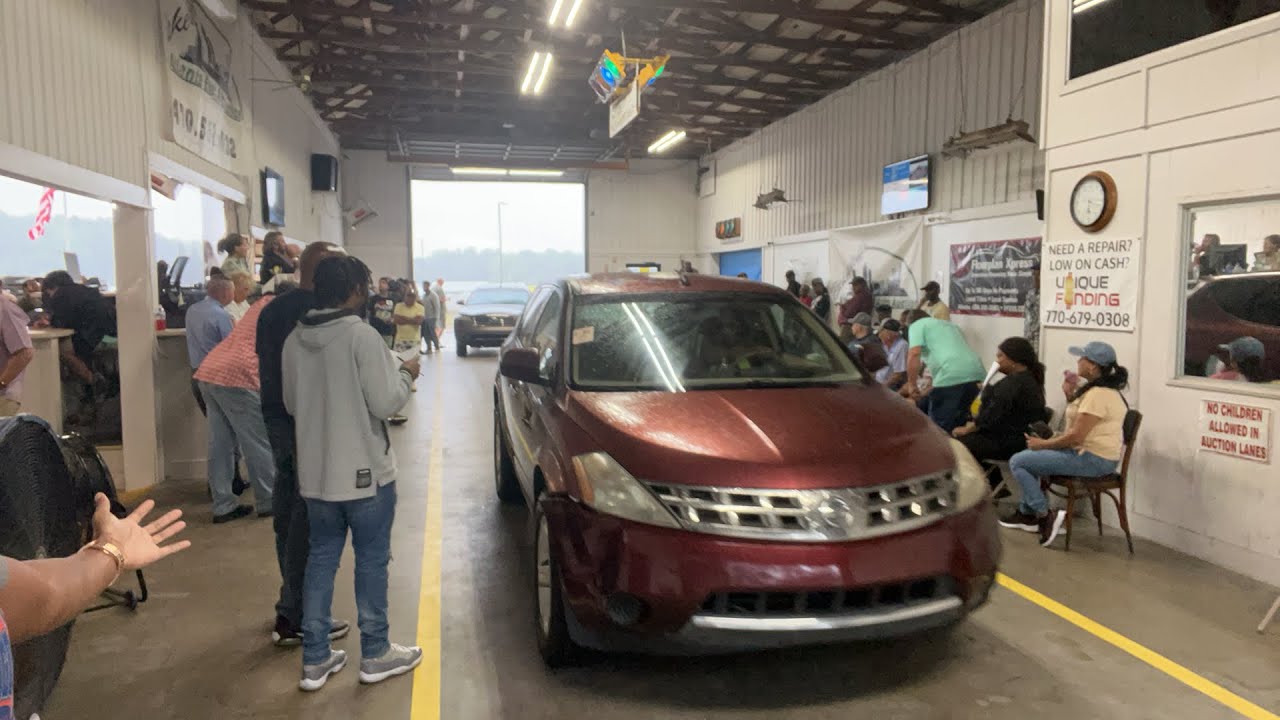 LIVE AT ATLANTA EAST AUTO AUCTION! - YouTube