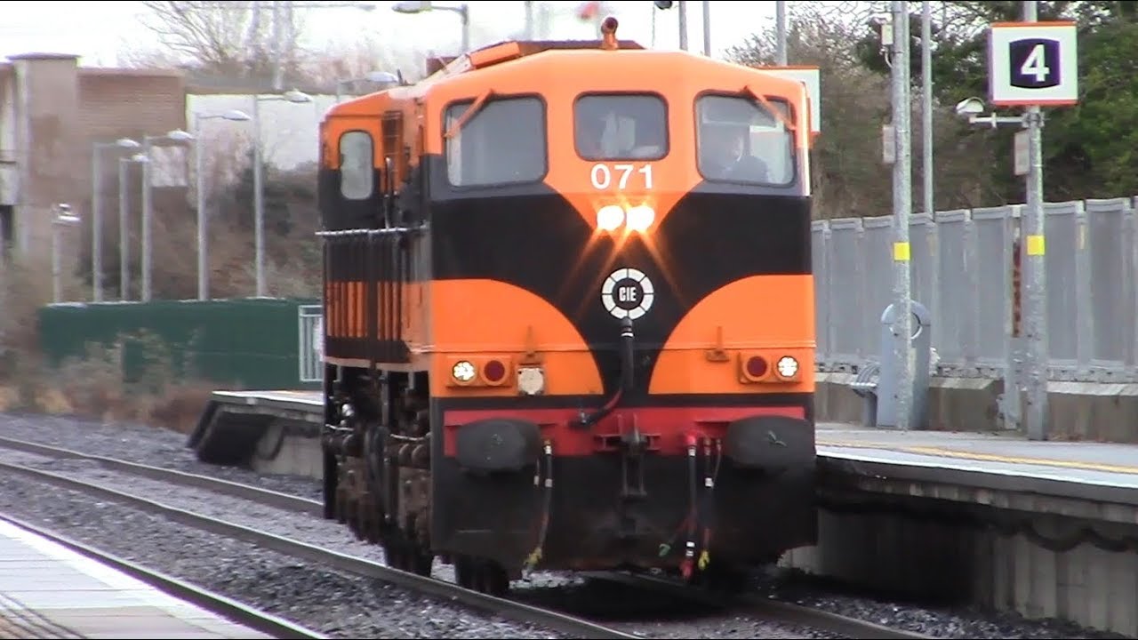Irish Rail 071 Class Light Engine - Clondalkin Fonthill Station, Dublin ...